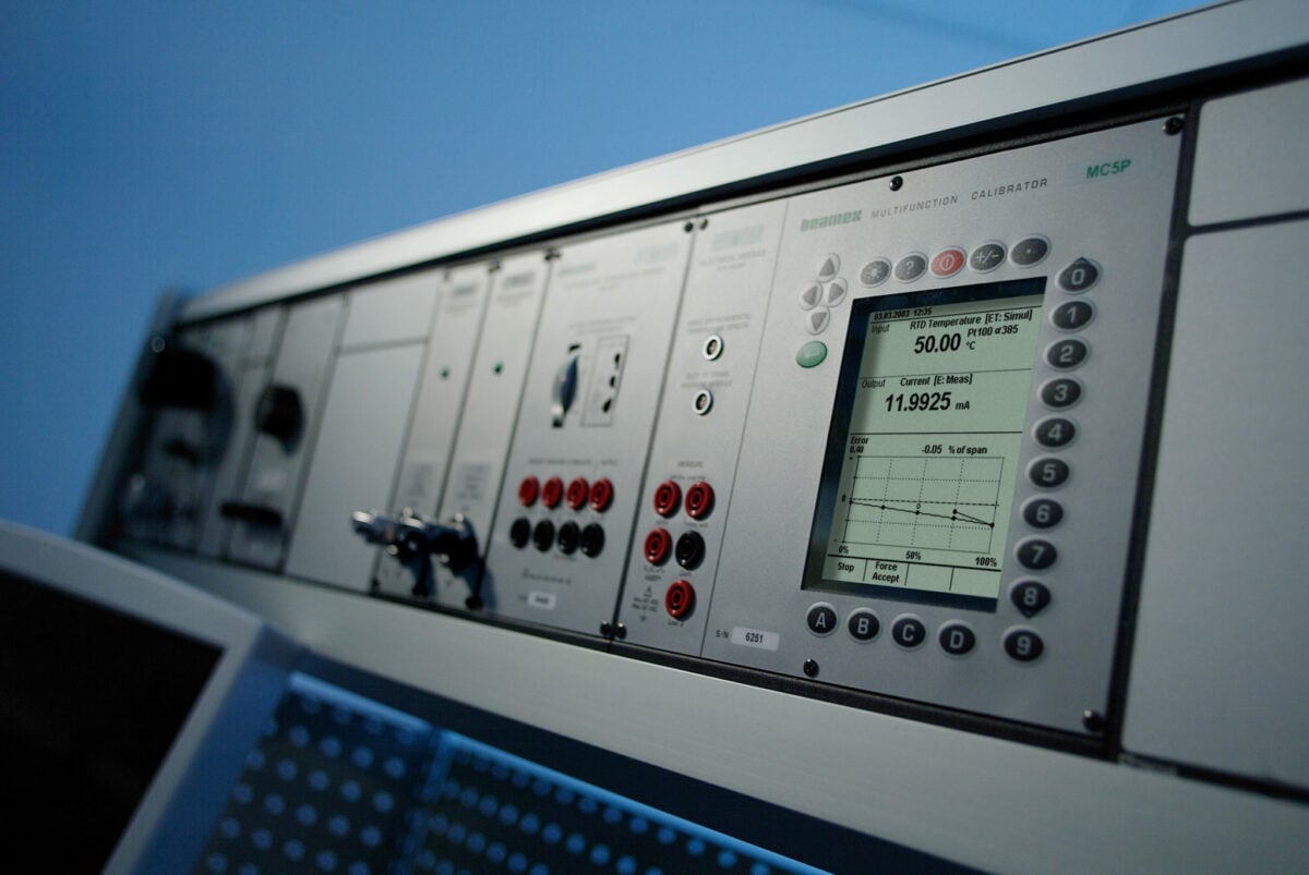 Beamex MC5P panel-mounted calibrator | Beamex